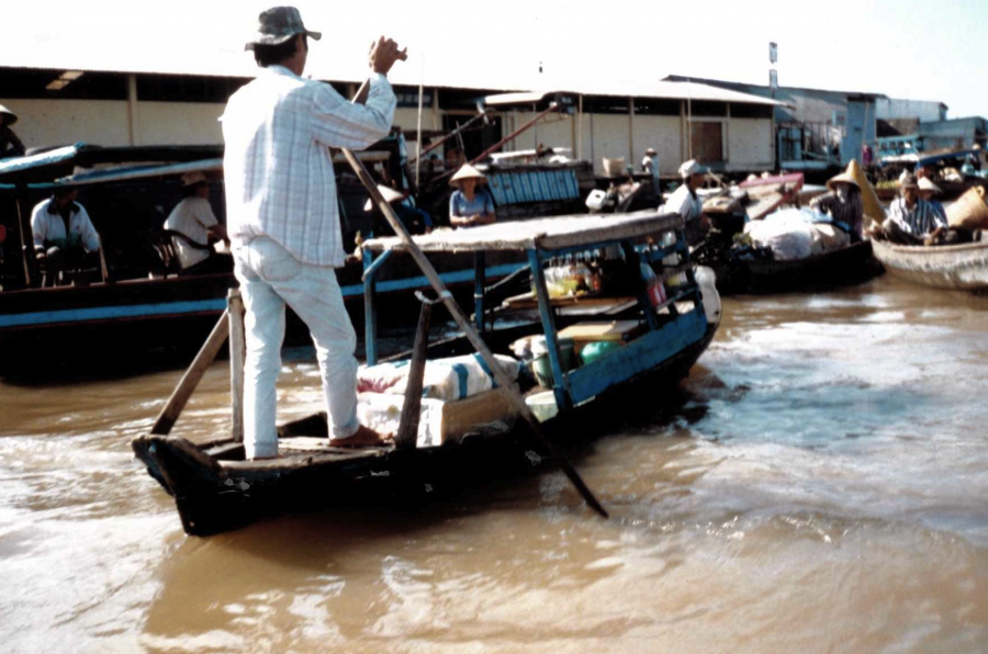 Vietnamese Boats – Lipstick on Jenga