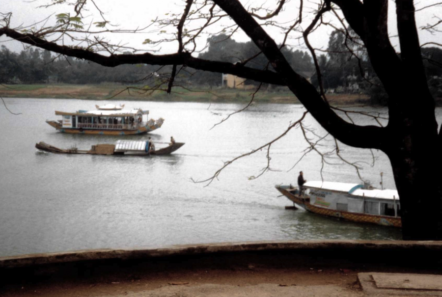 Vietnamese Boats – Lipstick on Jenga